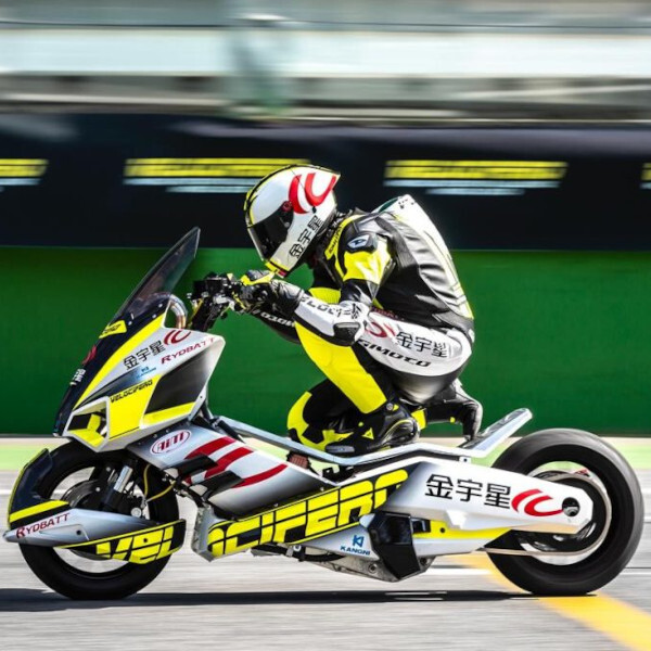 Brand Velocifero and owner Alessandro Tartarini break world speed ...